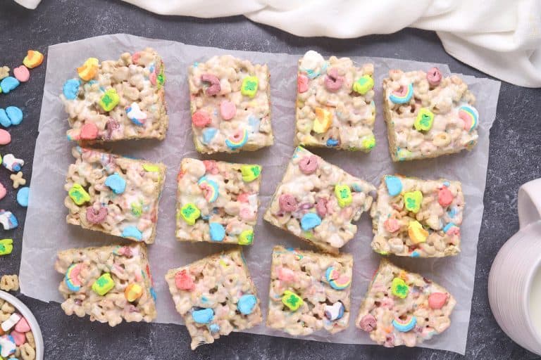 Lucky Charms Marshmallow Treats (Easy St. Patrick's Day Treat!) - bake ...