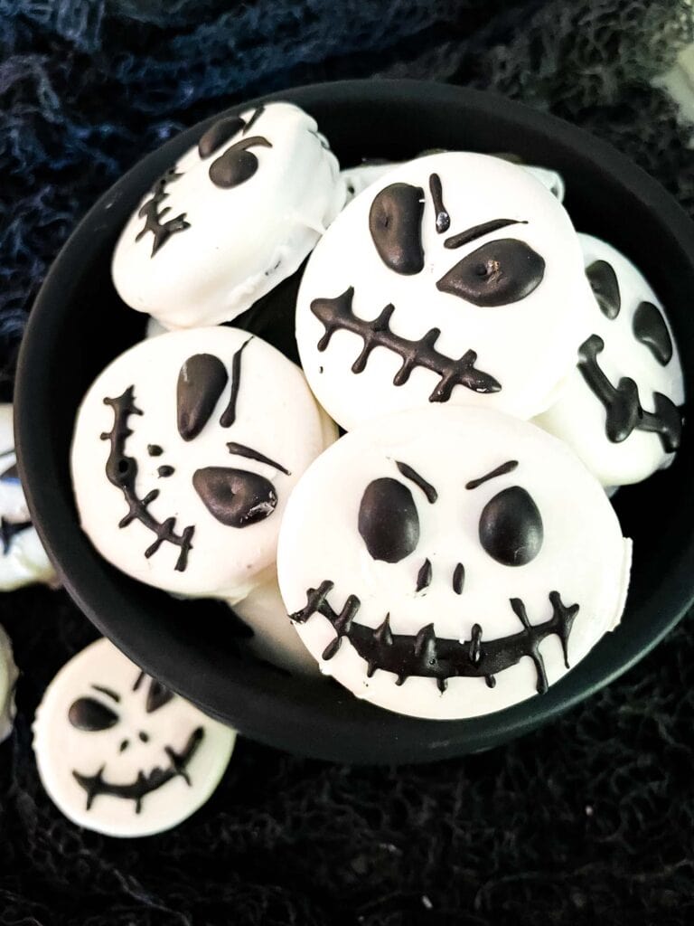 41 Spooky Halloween Cookie Recipes that are Scary Good - bake your day ...