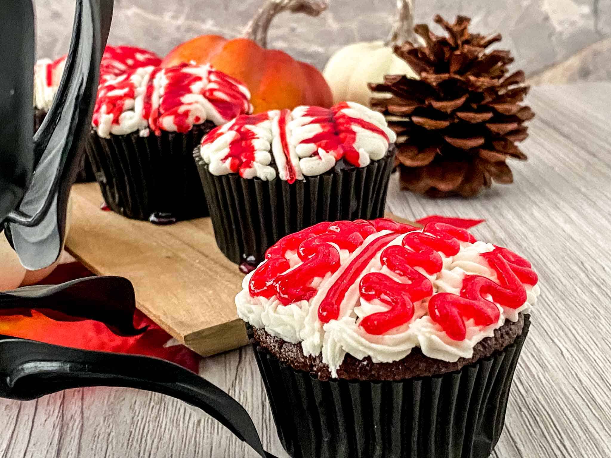 35 Spooky Halloween Cupcake Ideas for a Hauntingly Good Time - bake ...