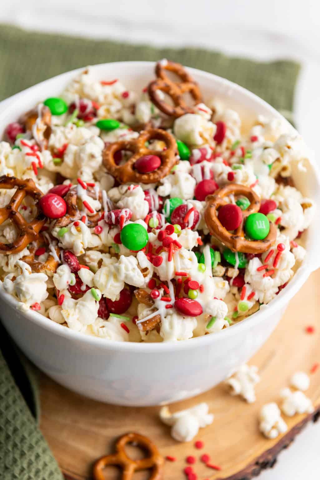 This Christmas Popcorn Mix is Holiday Cheer in a Bowl! - bake your day ...