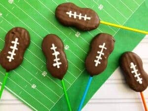 40 Football-Themed Snacks to Kickoff Your Super Bowl Party - bake your ...
