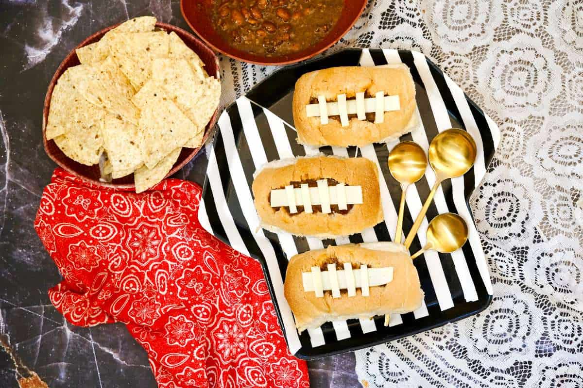 43 Football-Themed Snacks to Kickoff Your Super Bowl Party - bake your ...