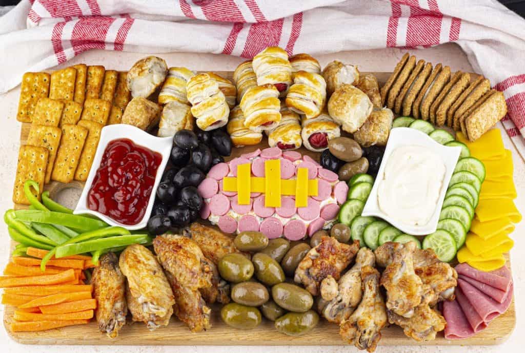 40 Football-Themed Snacks to Kickoff Your Super Bowl Party - bake your ...