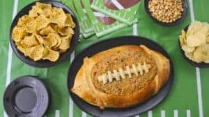 40 Football-Themed Snacks to Kickoff Your Super Bowl Party - bake your ...