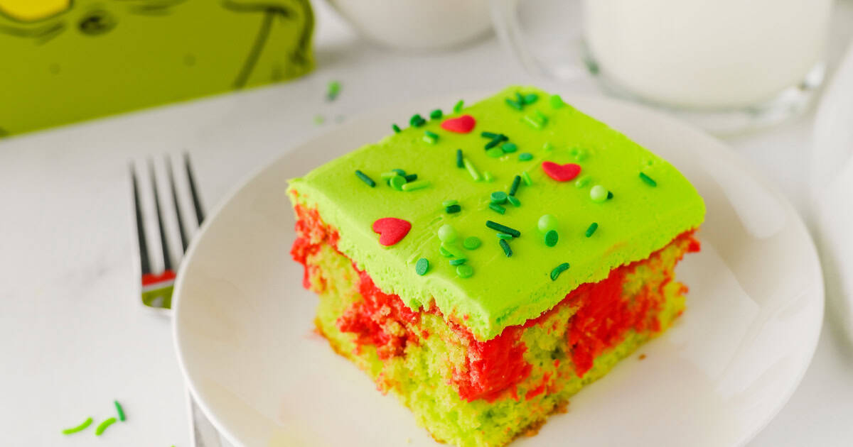 Bake Up Some Mischief with This Fun and Festive Grinch Poke Cake ...