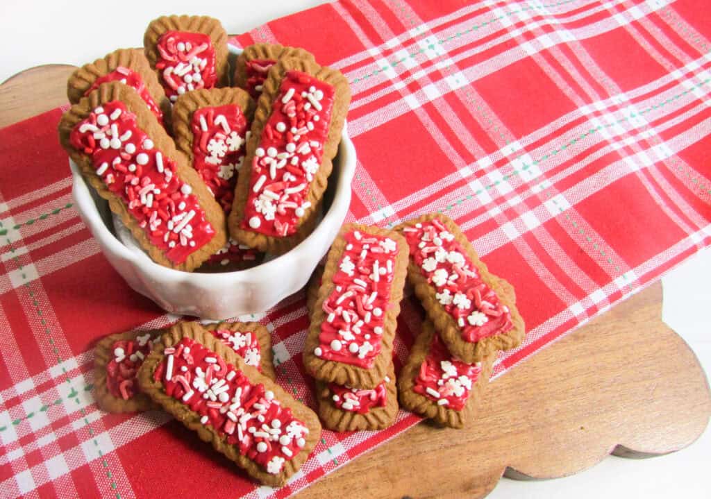 Easy No-Fuss Peppermint Biscoff Cookies for the Holidays - bake your ...