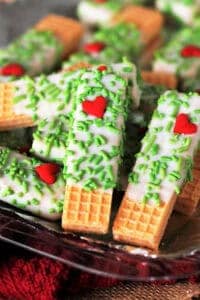 Be Whoville’s Favorite Baker with These 35 Grinch-Themed Holiday Treats ...